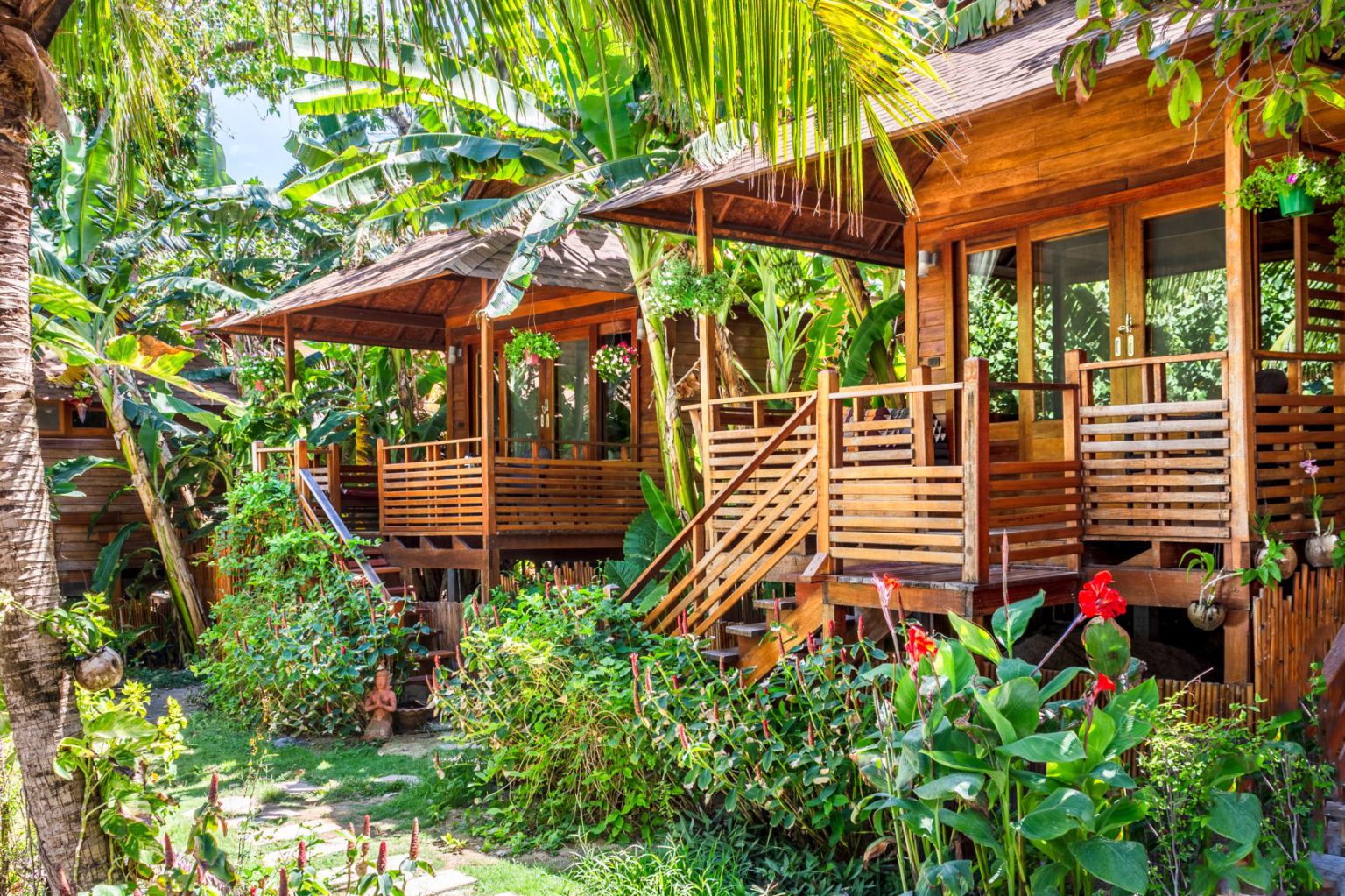 แพ็คเกจ Ten Moon 2566 - เกาะหลีเป๊ะ by Lipe Lovers